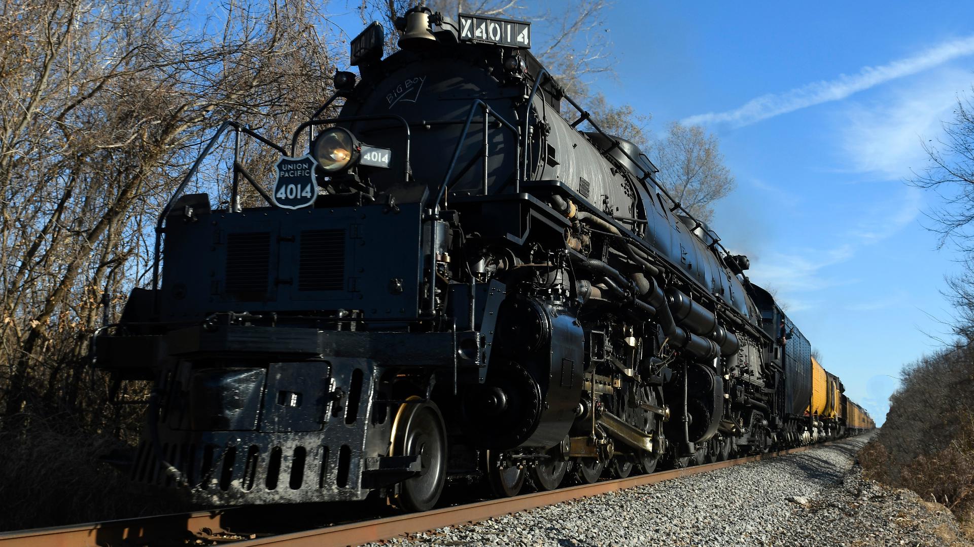 World's largest steam locomotive about to start first-ever coast-to ...
