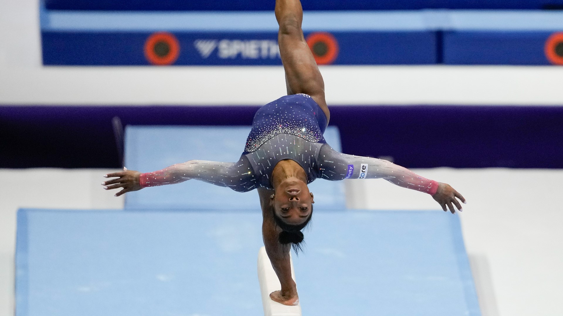 Simone Biles, US women win team title at world championships ...