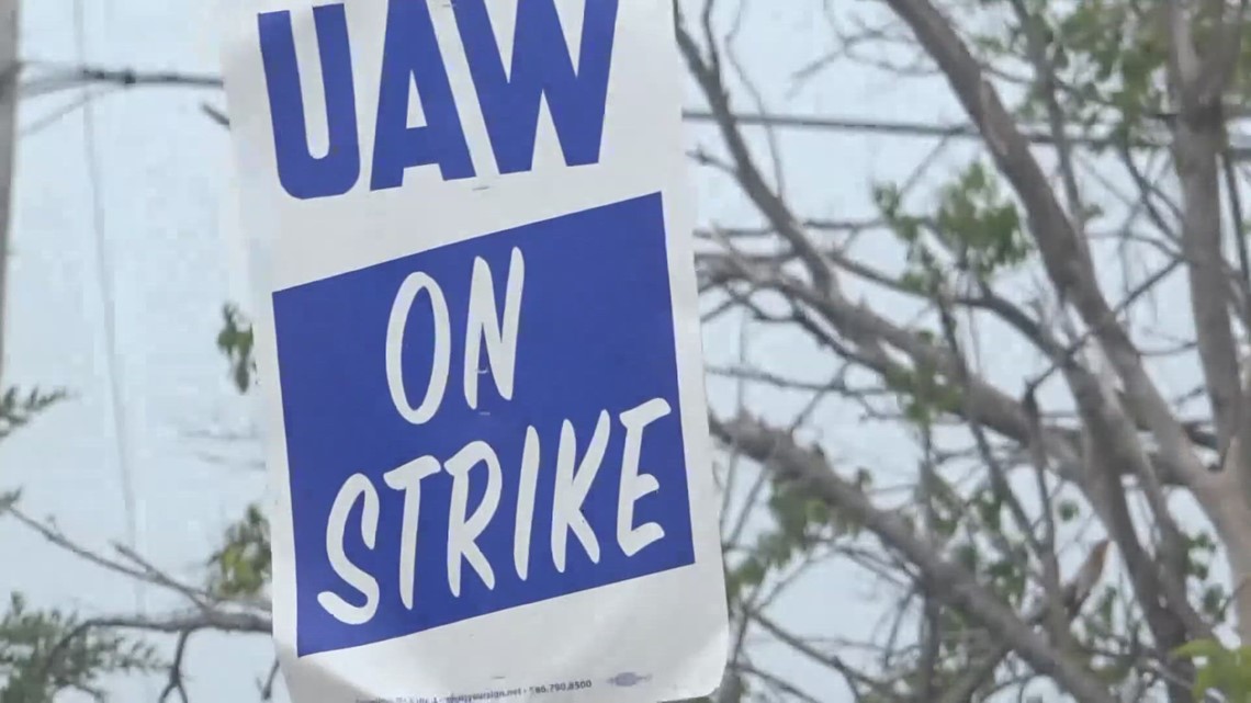 Jacksonville Mack Trucks joins UAW strike after agreement fails ...