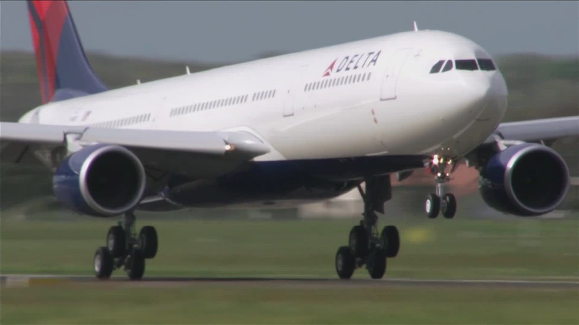 Delta flight struck by lightning | firstcoastnews.com