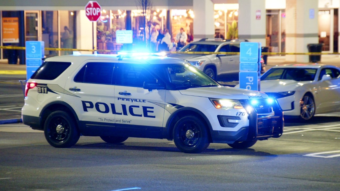 Walmart employee shot by customer | firstcoastnews.com