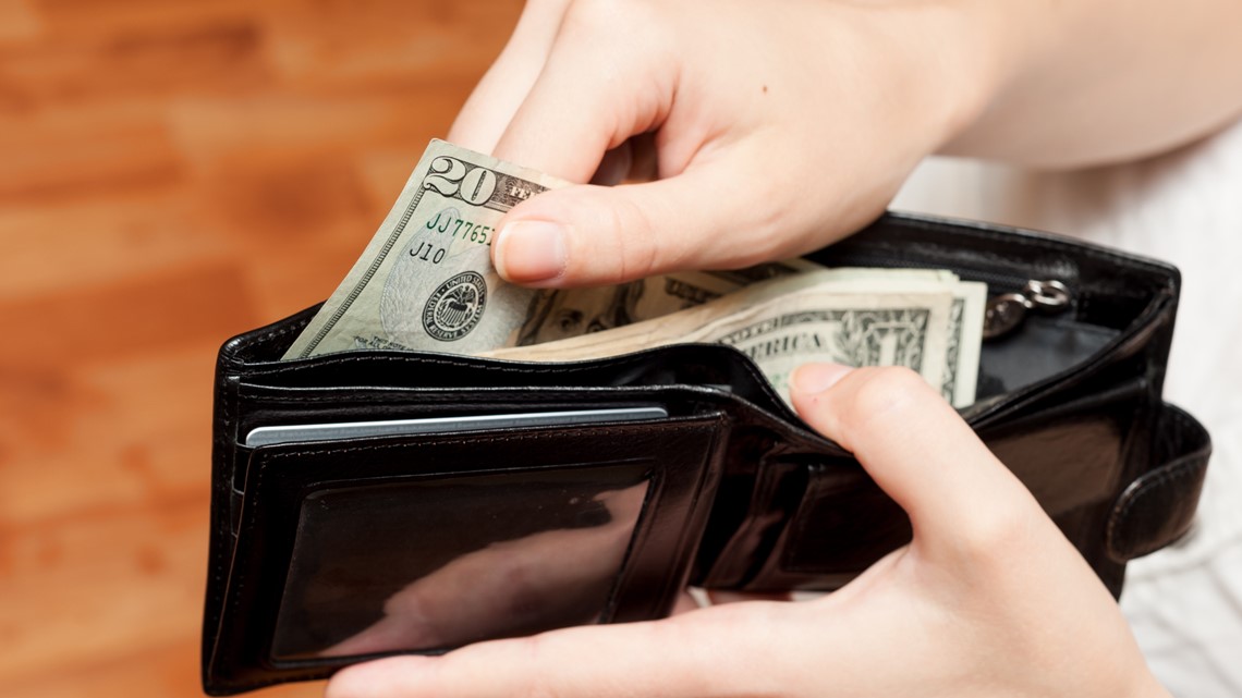 Police warn of wallet-stealing scheme at local grocery stores ...