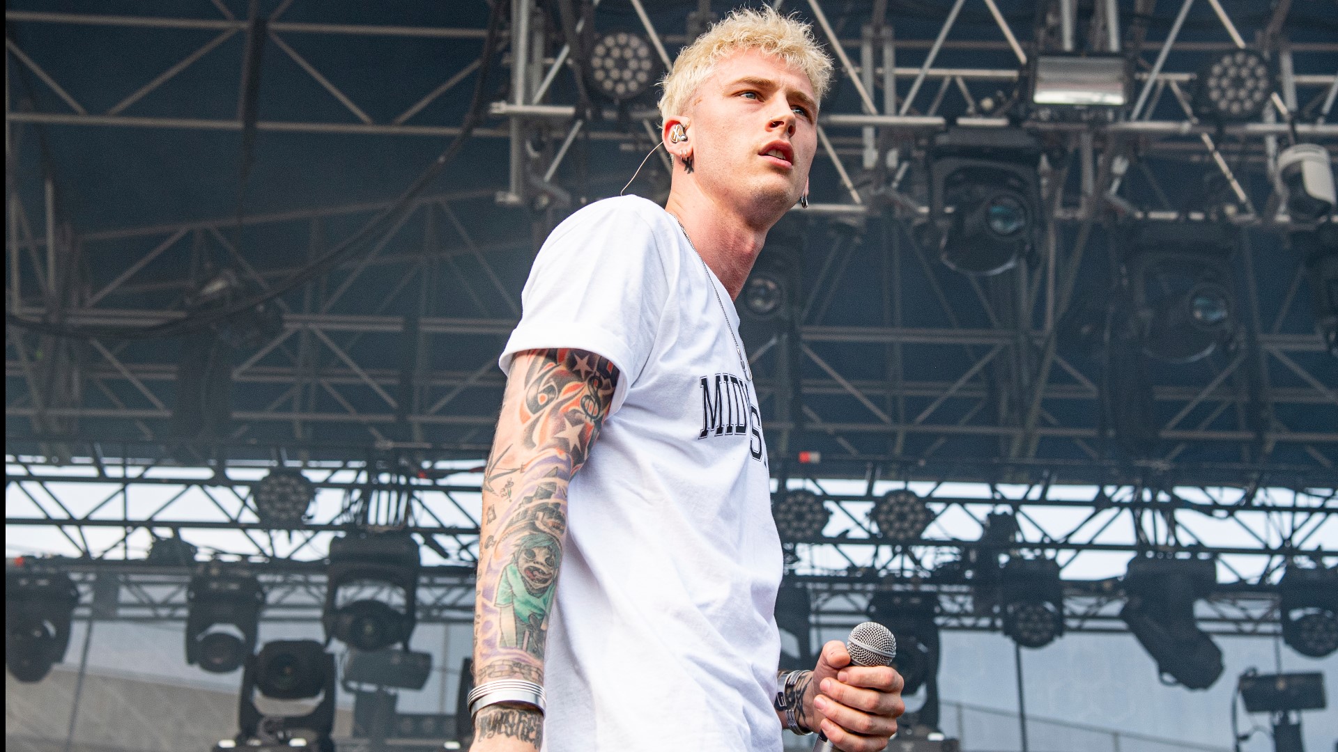 Machine Gun Kelly coming to Daily's Place this month | firstcoastnews.com