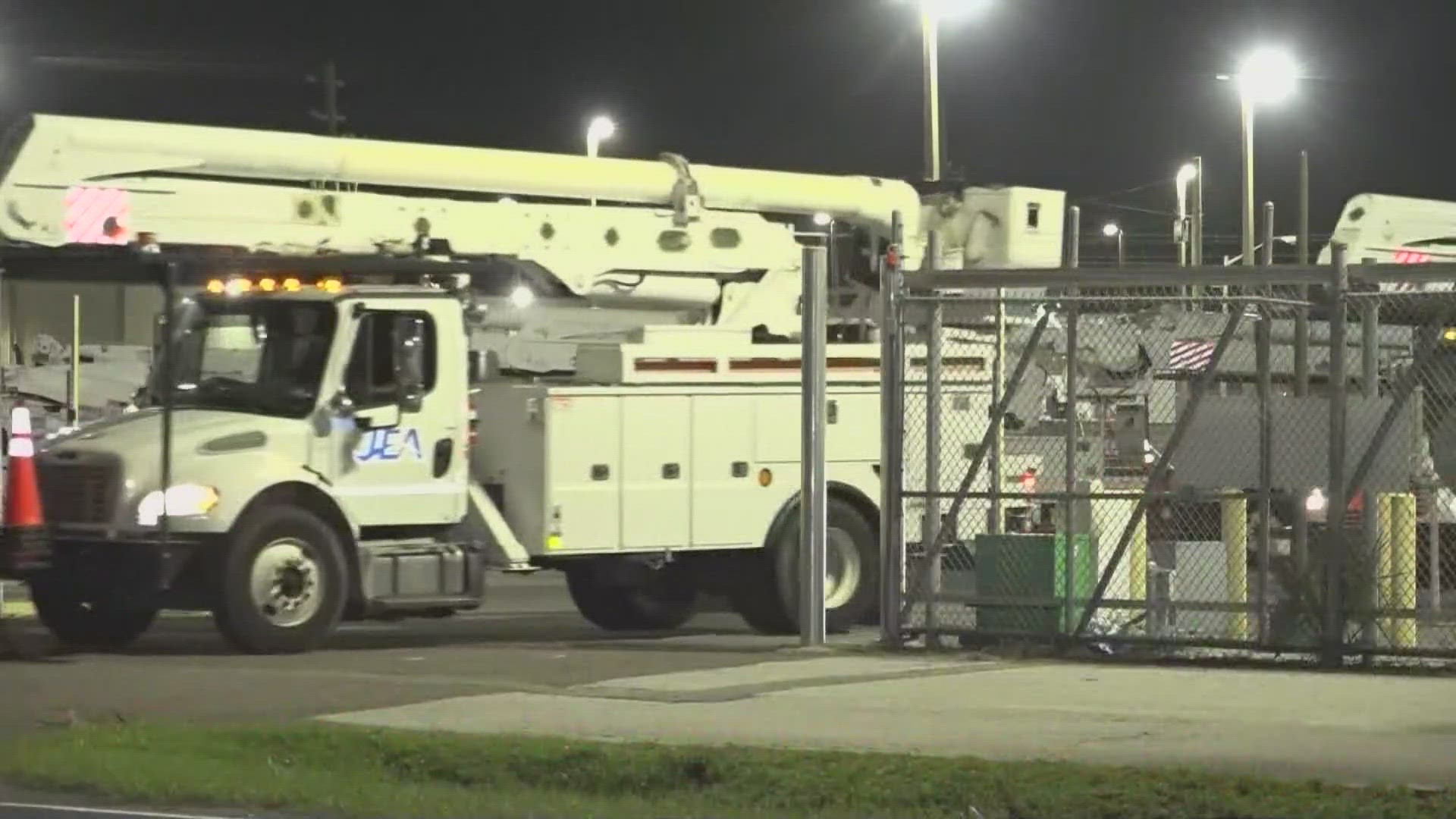JEA crews depart Jacksonville for Georgia to help restore power to ...
