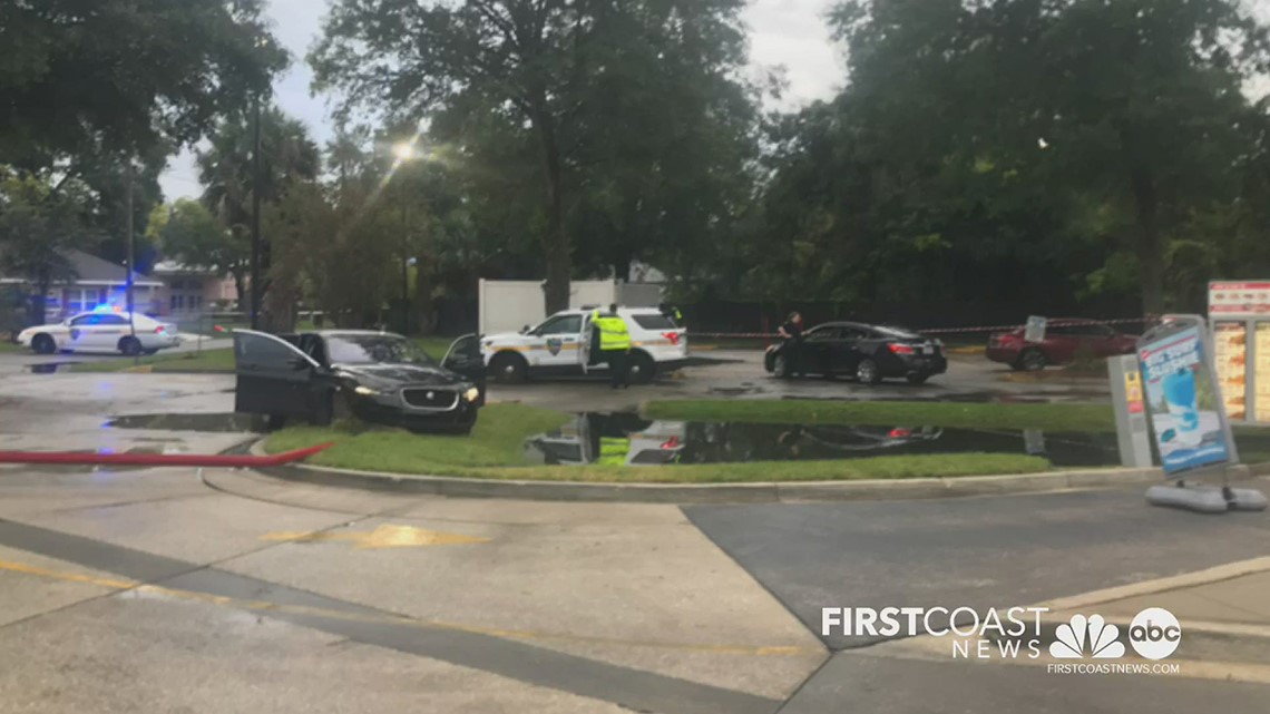 Man killed in shooting at Florida Checkers parking lot | firstcoastnews.com