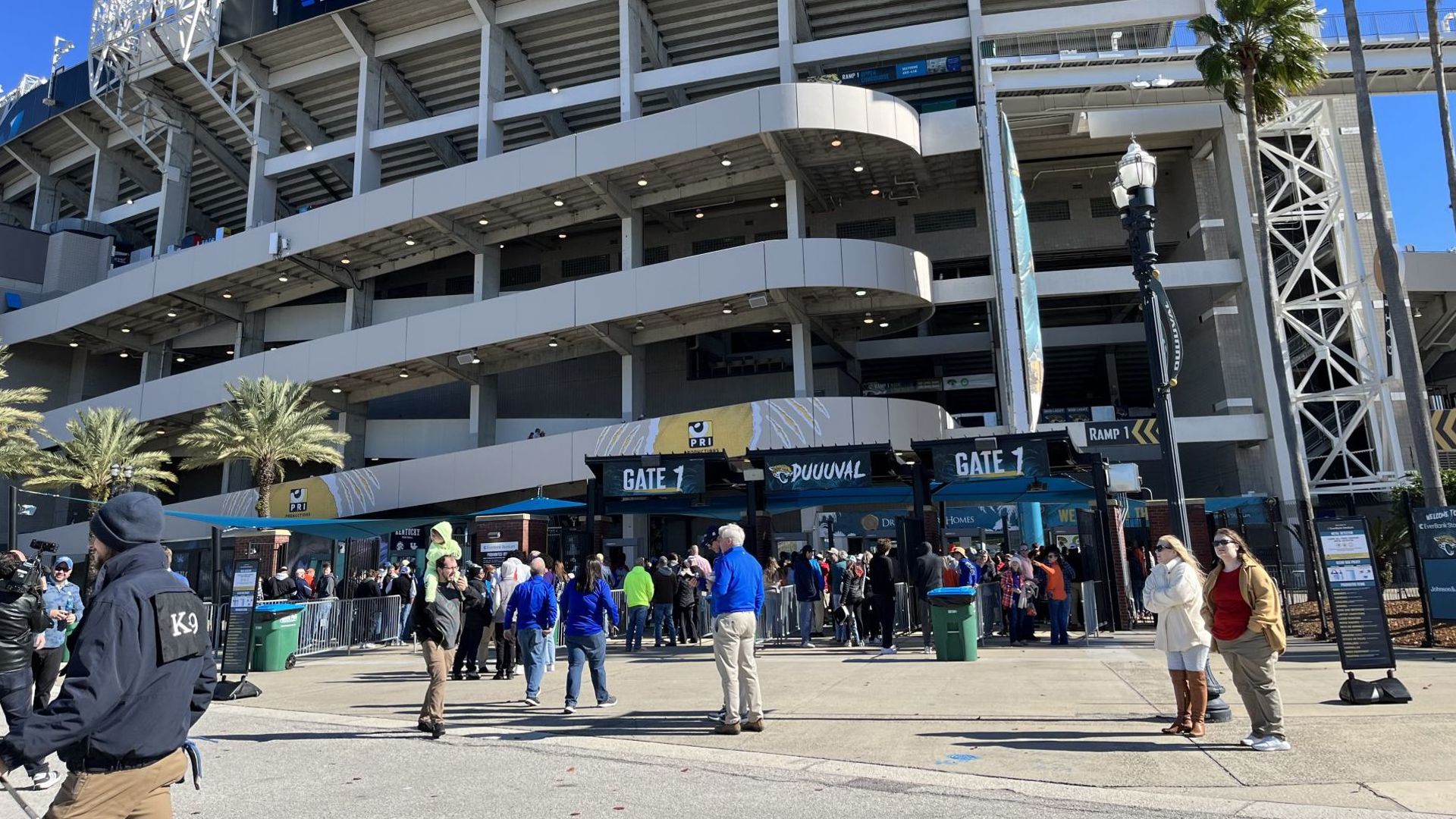 "This is our favorite bowl!" 79th TaxSlayer Gator Bowl kicks off ...