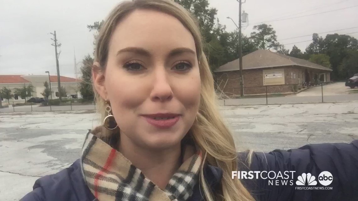 Katie Jeffries hosts 'Best in Show' contest during Blessing of the Pets ...