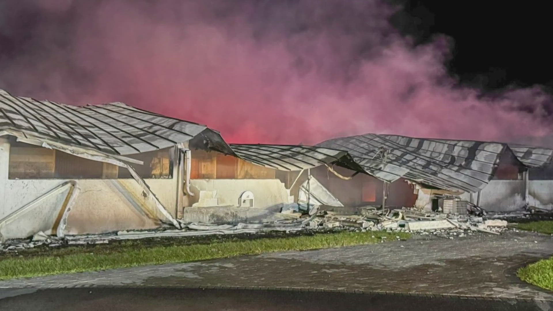 21 horses killed in Florida barn fire | firstcoastnews.com