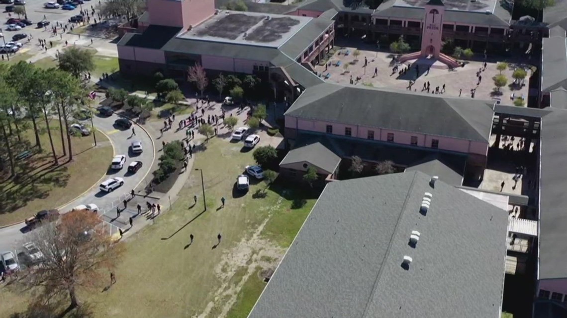 Police searching for 911 caller who falsely reported gun on First Coast ...