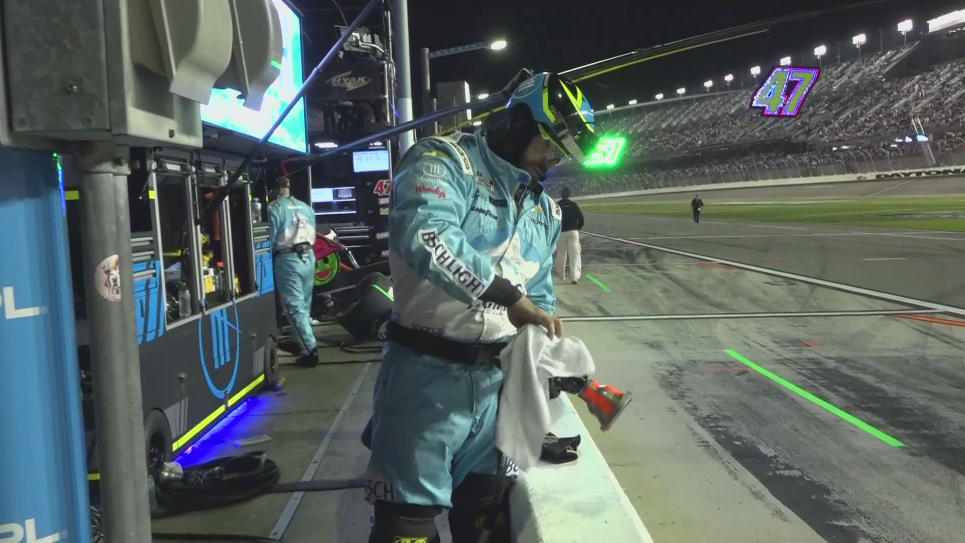 Daytona 500 Drivers and Crews Prepare for Uncertain Weather Conditions ...