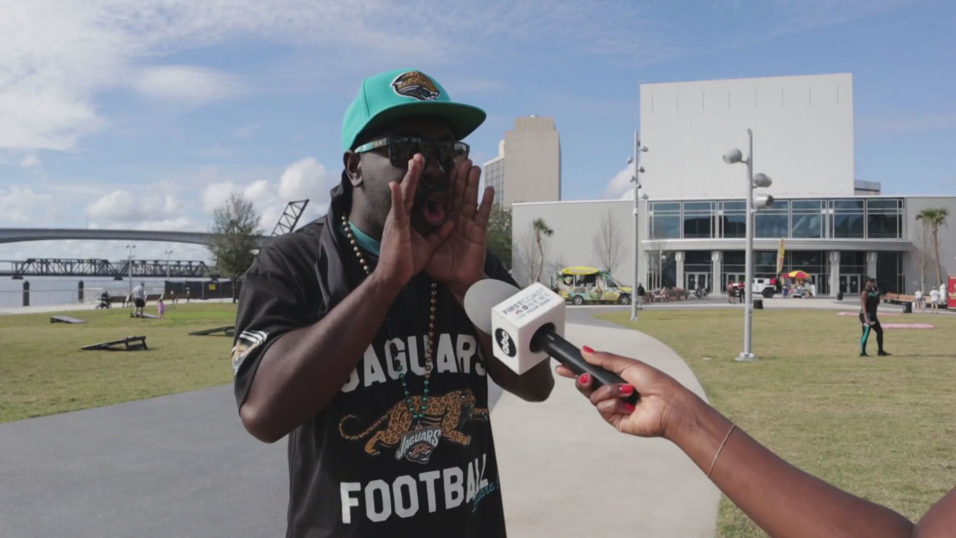 Jacksonville Jaguars fans rally at Riverfront Plaza for playoff ...