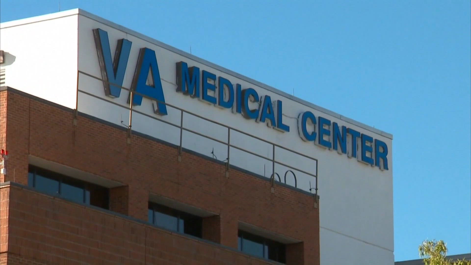 'Very near death': Oregon hospital sued after doctors discover teen’s ...