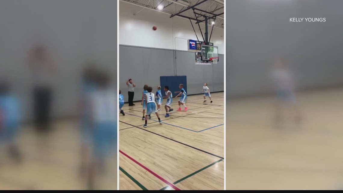 Impossible basketball shot alert! 10-year-old hits a buzzer beater in ...
