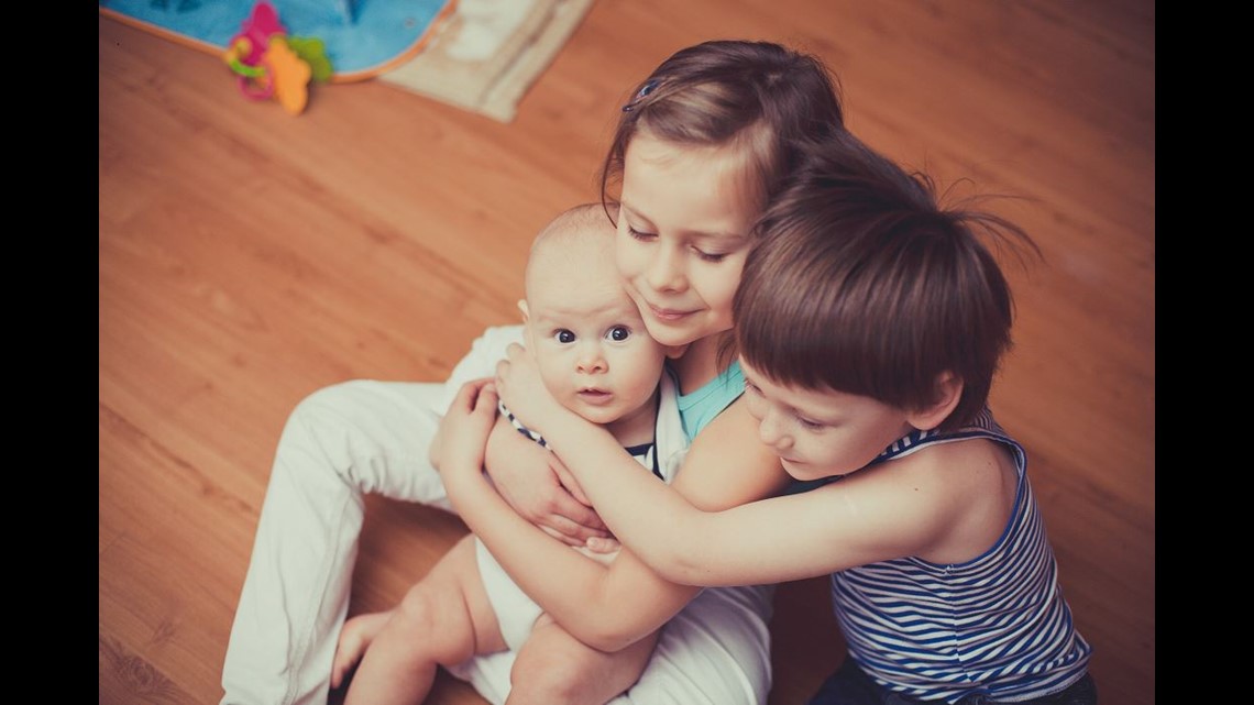 Study: First born children are smarter than their siblings ...
