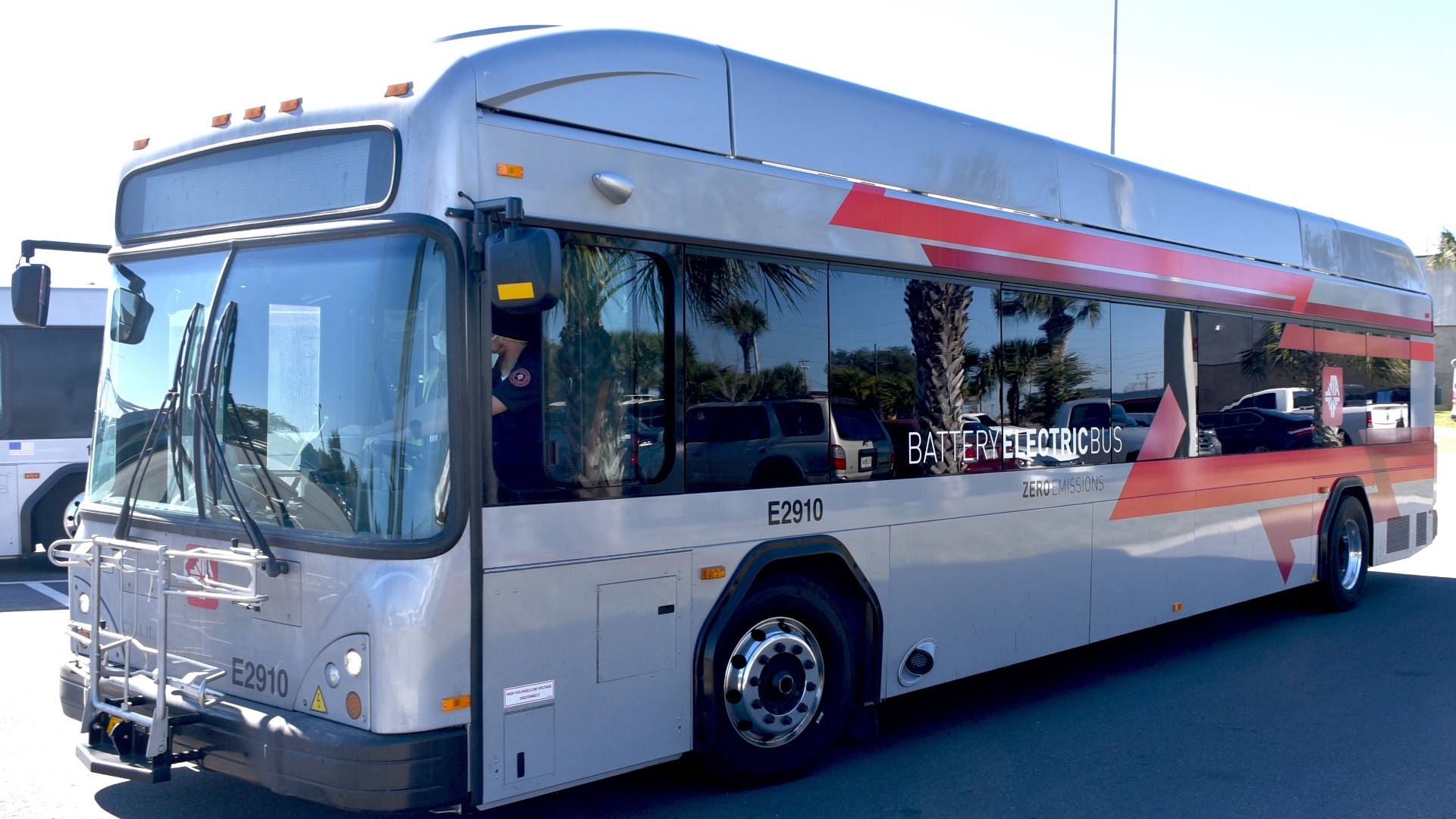 JTA adds 2 electric, zero-emissions buses to fleet | firstcoastnews.com