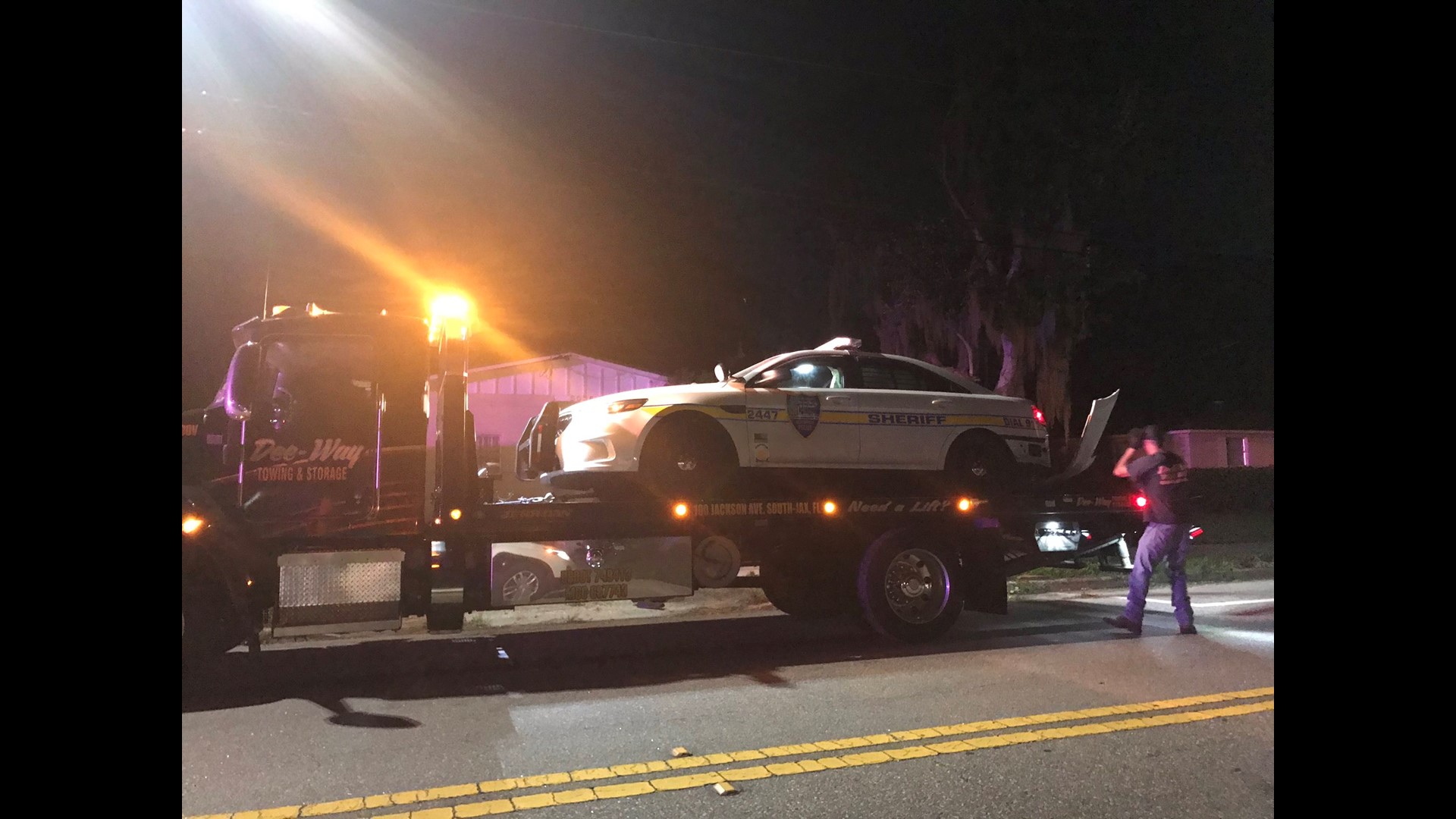 2 JSO cruisers crash during chase on Westside, suspect still on the run ...