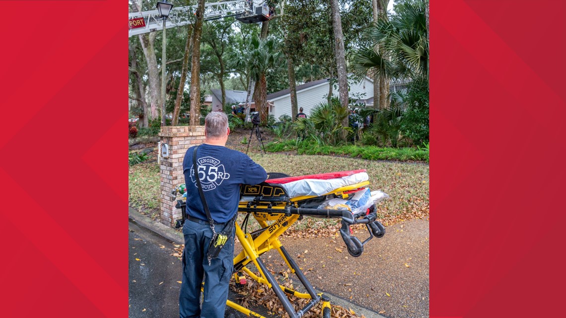 JFRD rescues man stuck in tree in Atlantic Beach | firstcoastnews.com
