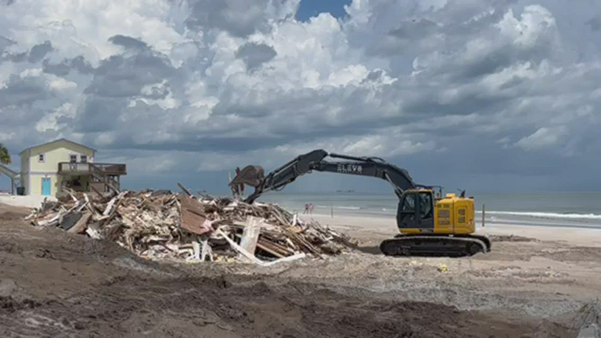 Iconic Vilano Beach blue house demolished to pieces | firstcoastnews.com