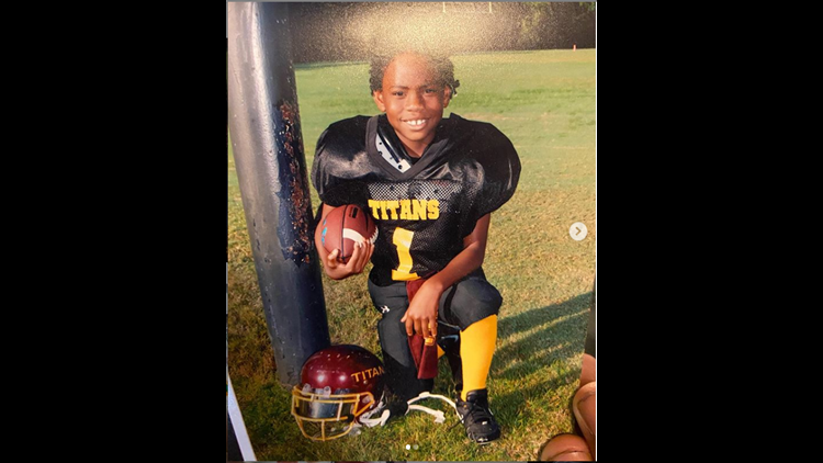 DeeJay Dallas' journey to the NFL through his mother's eyes ...