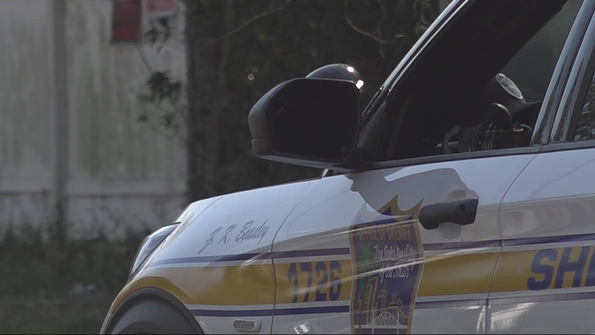 Locals react to police finding 2 dead in their neighborhood ...