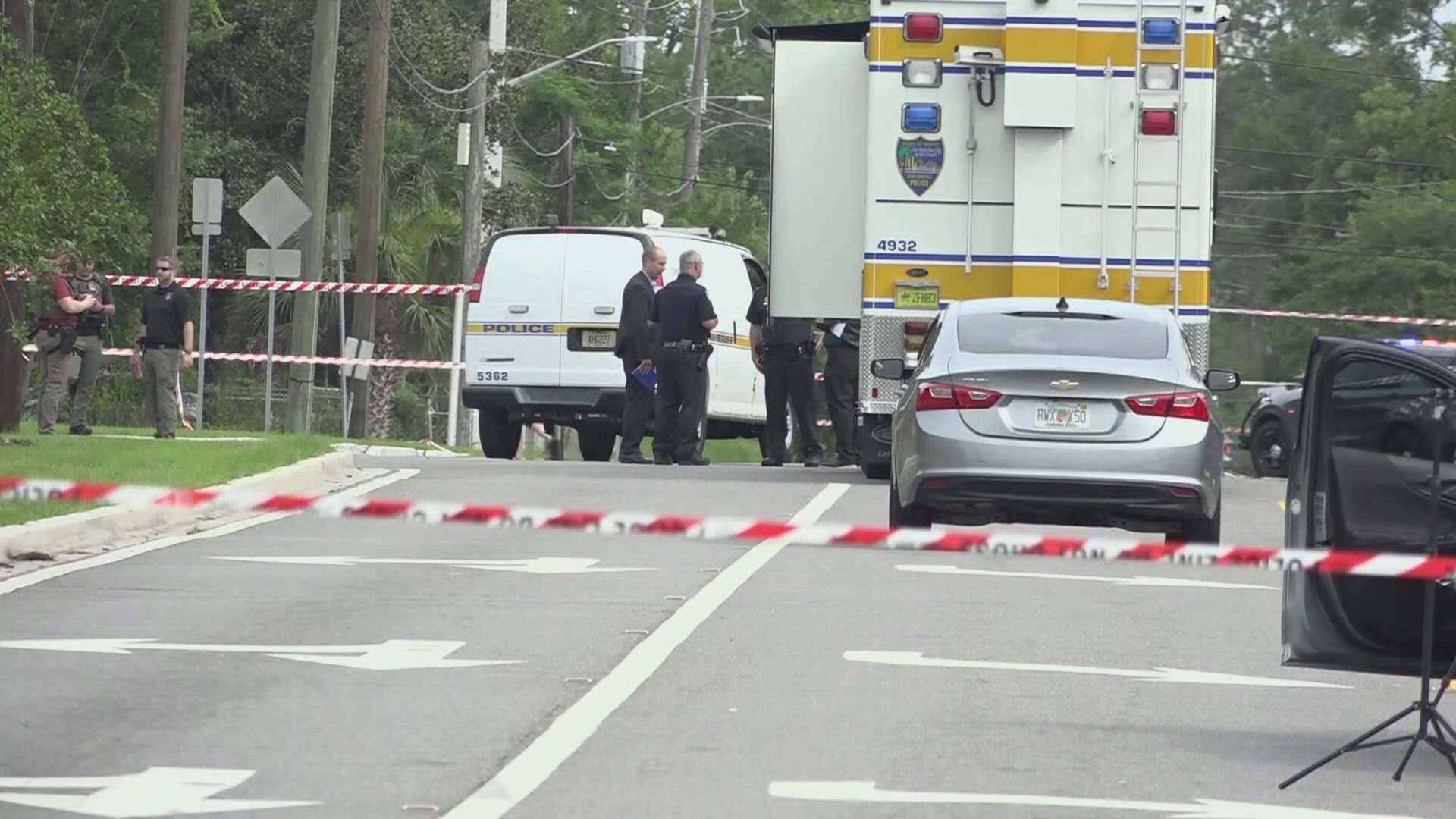 JSO officer shot after responding to Family Dollar robbery, chief says ...
