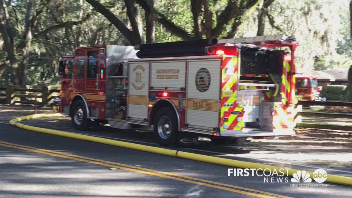 Jacksonville firefighters respond to house fire Monday | firstcoastnews.com