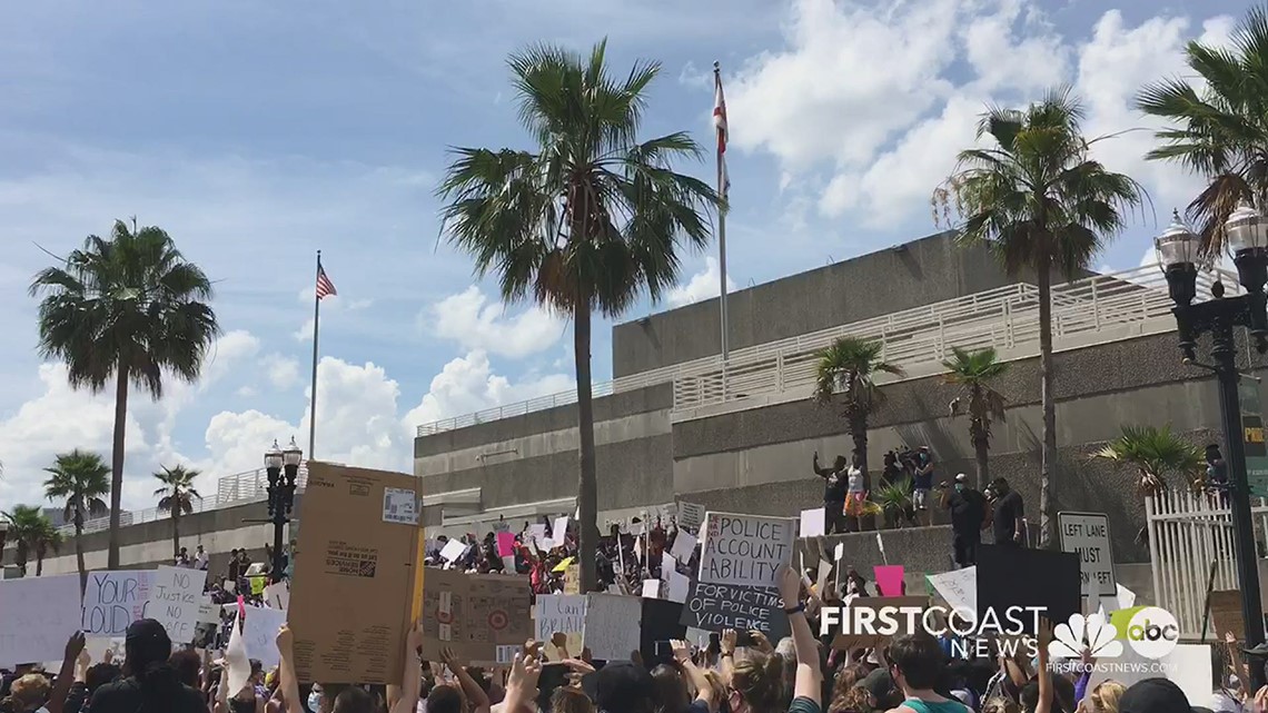 Activists hold 'Dignity for Incarcerated People' rally outside JSO ...