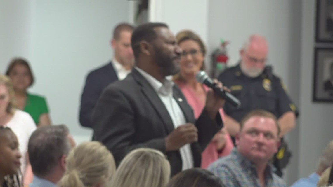 Jacksonville mayor Daniel Davis talks 'parental rights ...