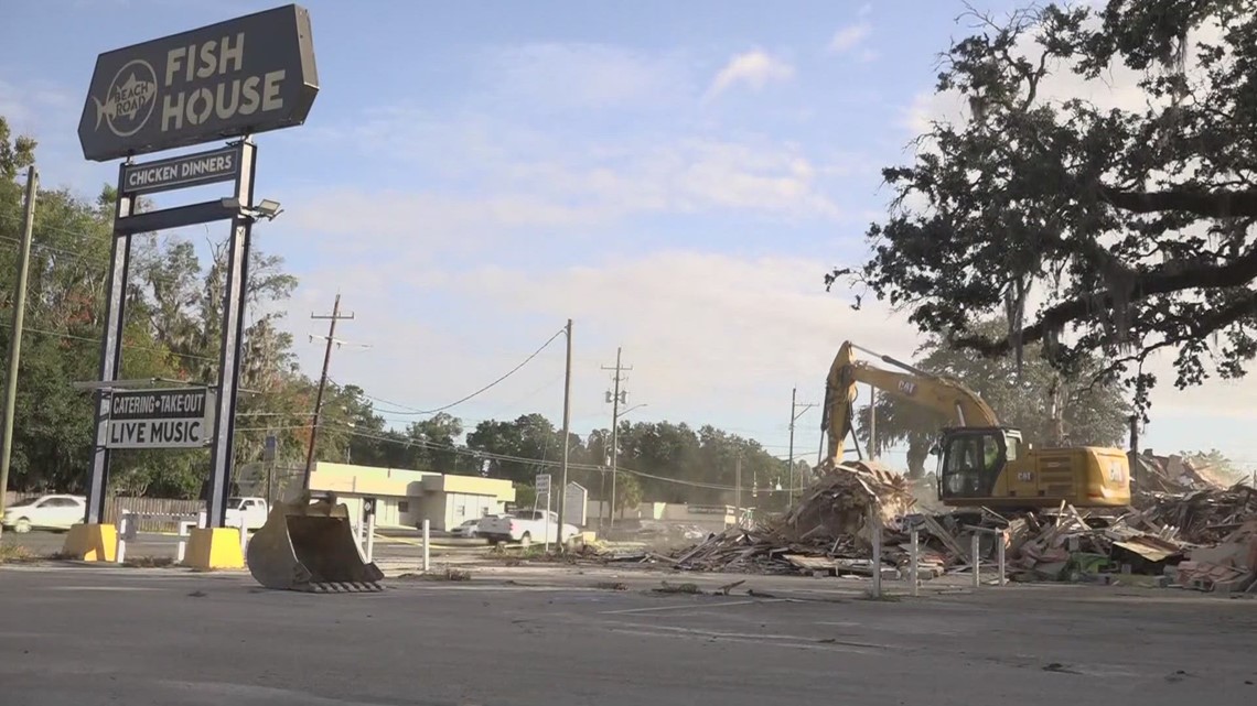 Demolition of Beach Road Fish House & Chicken Dinners begins after over ...