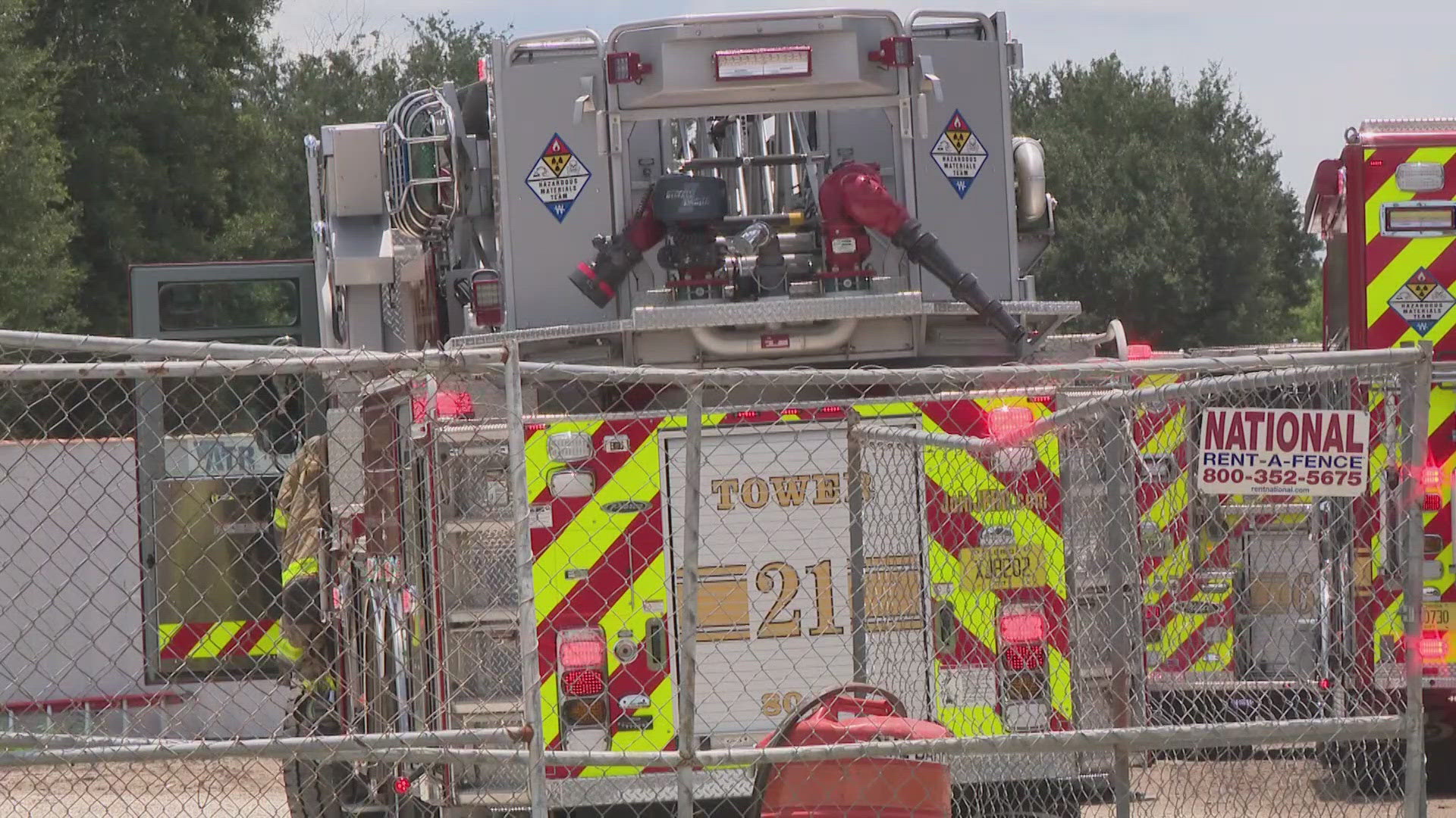 JFRD responding to commercial vehicle leak on Gate Parkway ...