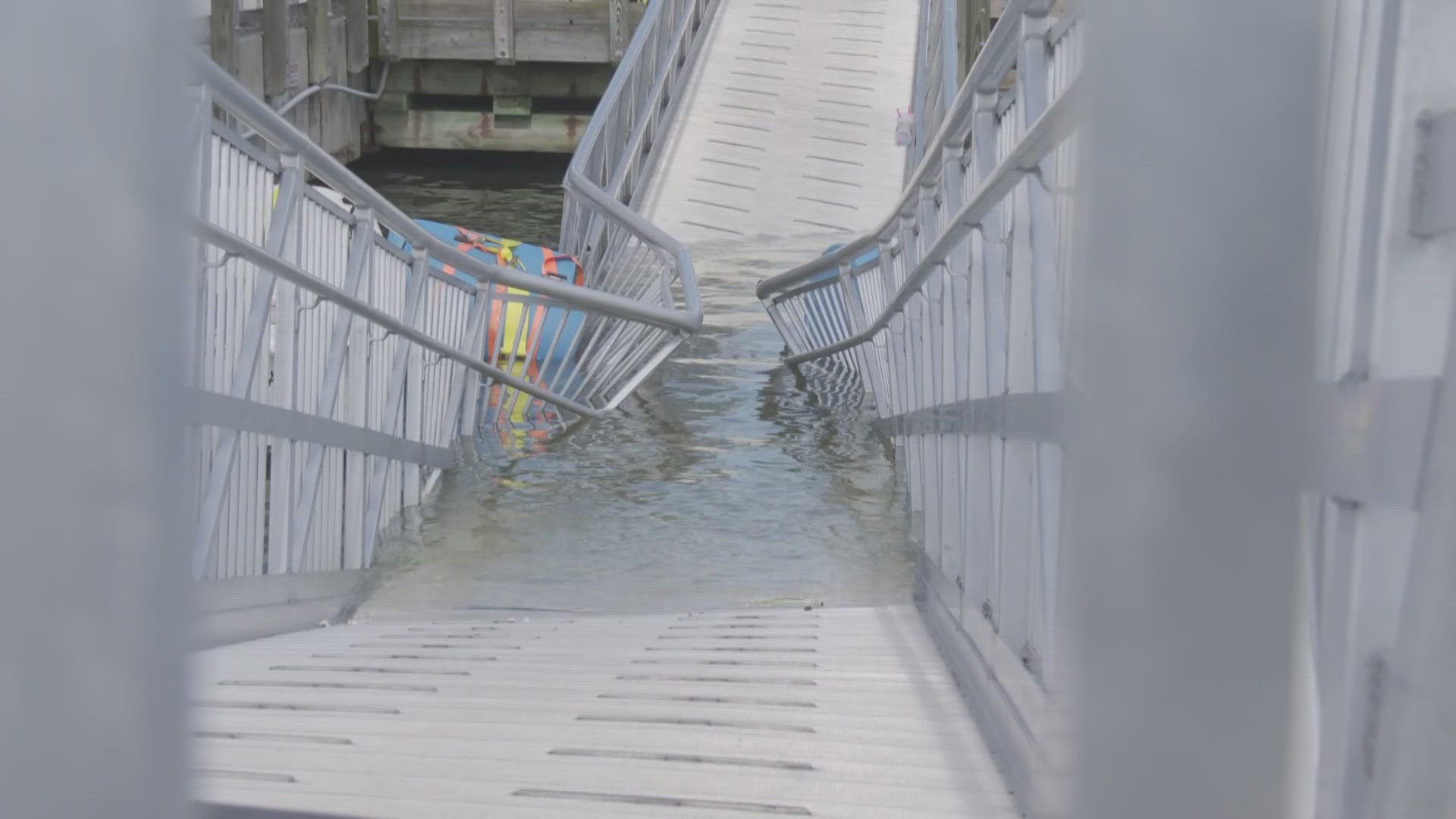 Collapsed gangway knocks out power at Fernandina Harbor Marina ...