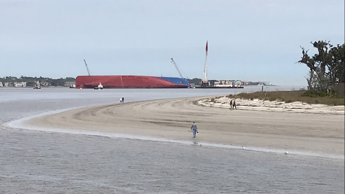 Crews continue to remove Golden Ray cargo ship | firstcoastnews.com