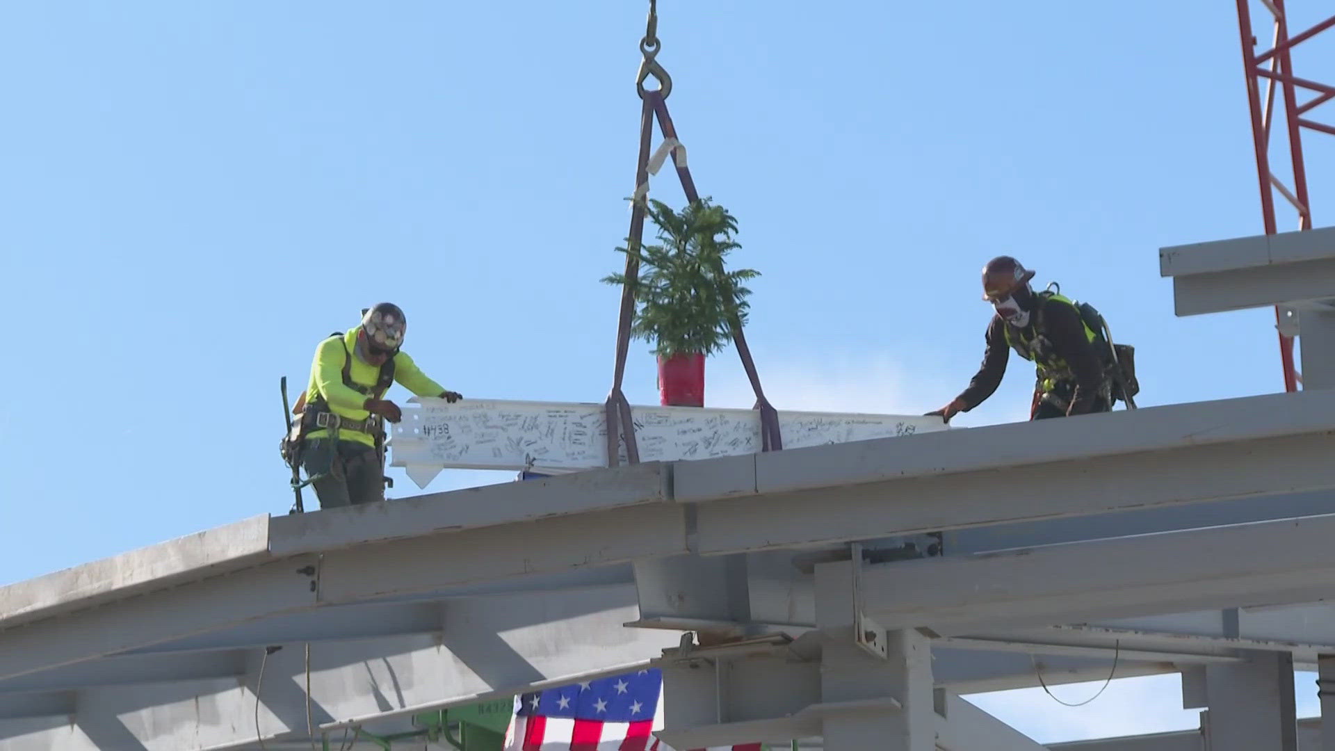 'Topping Out' ceremony celebrates final beam going into JAX's Concourse ...