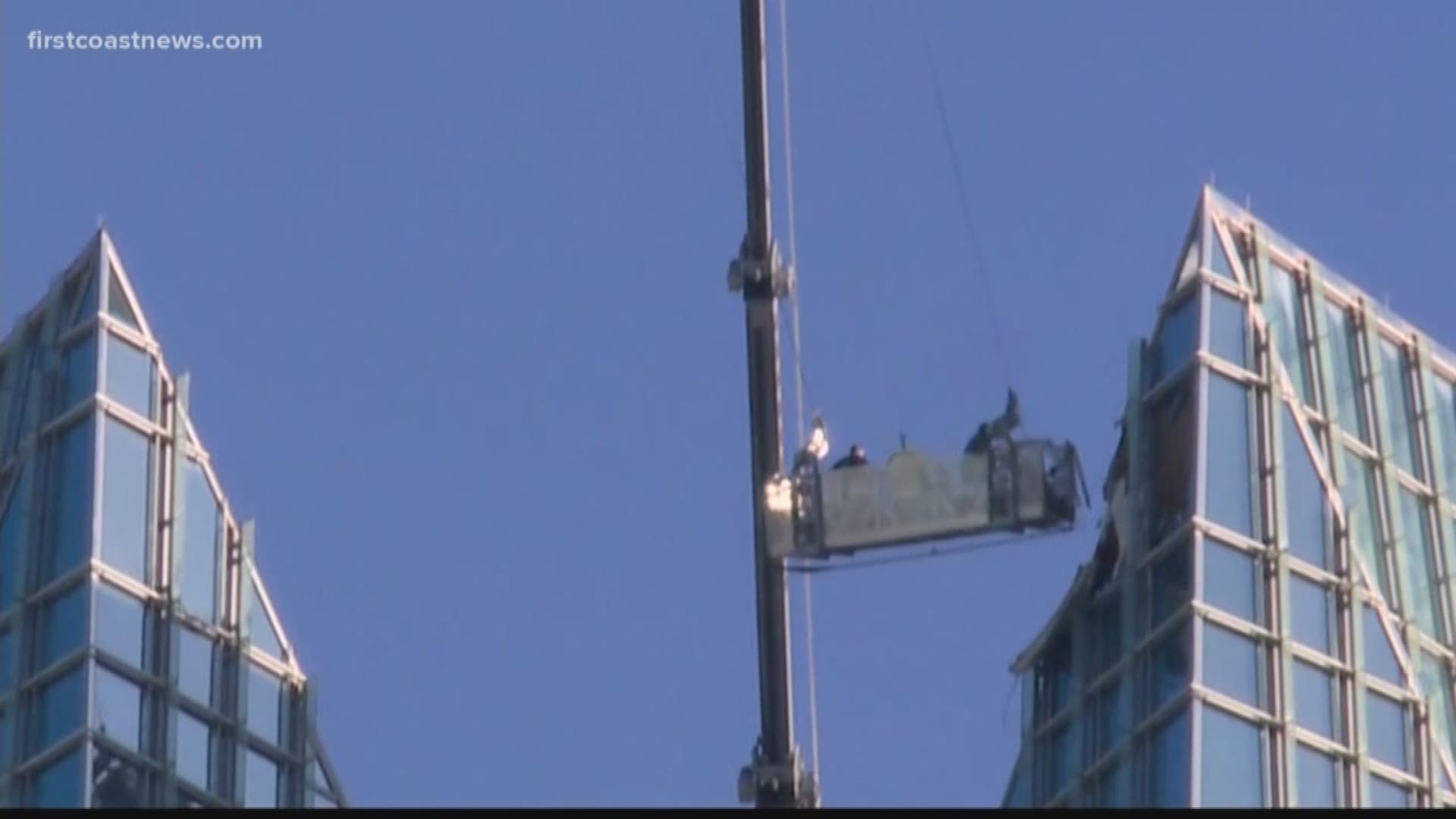 VIDEO: Window washers rescued after a harrowing incident in Oklahoma ...