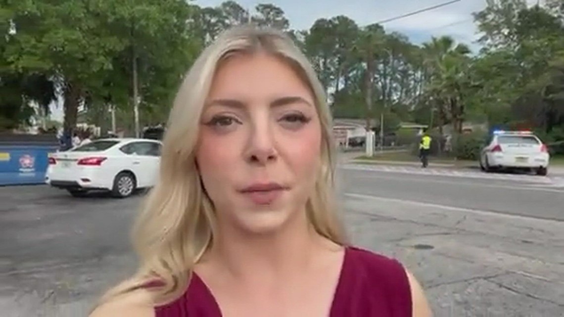 SWAT arrives to standoff at University Boulevard and Terry Road ...