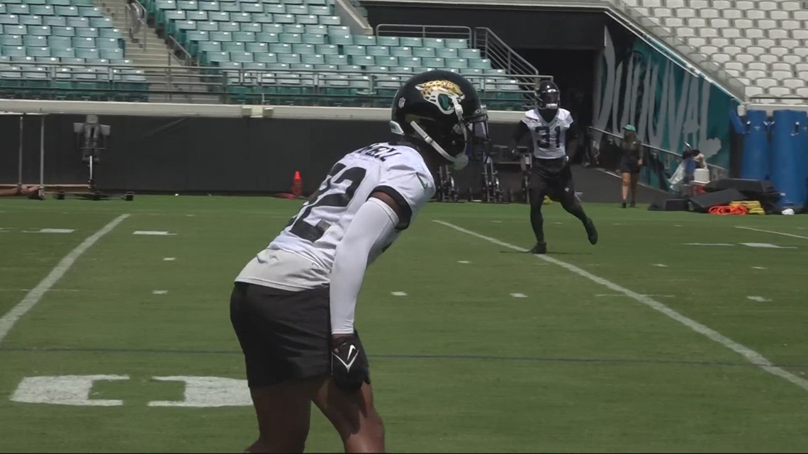 Tyson Campbell becoming a leader on and off the football field ...