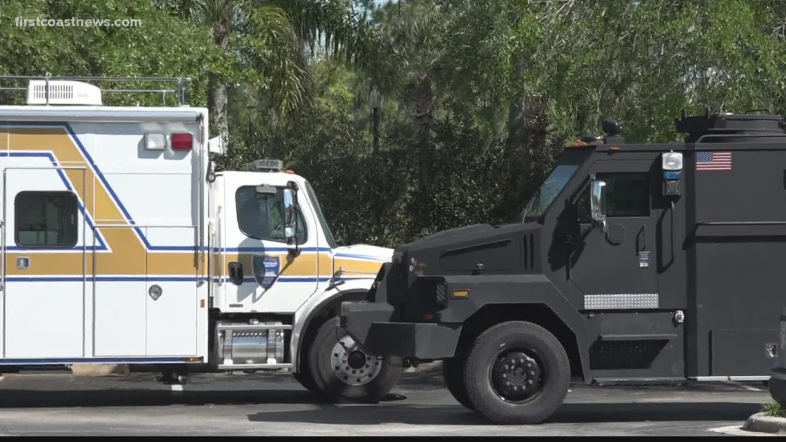 7 Hour S W A T Standoff At Complex In Avenues Area Ends With Arrest