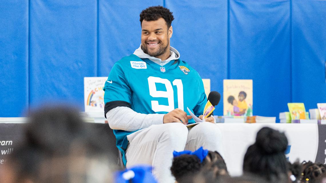 Jaguars' Arik Armstead wins Walter Payton Man of the Year Award at NFL ...