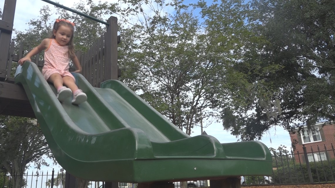 Toddler with spina bifida helping others get rare treatment ...