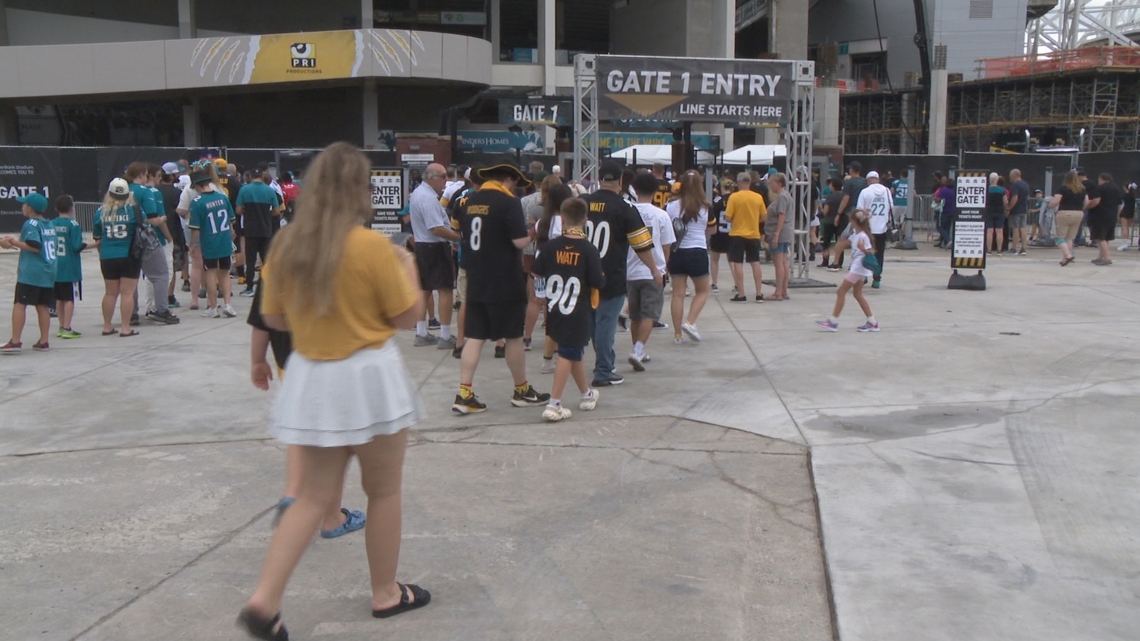 Jags fans get first look inside EverBank Stadium since construction ...