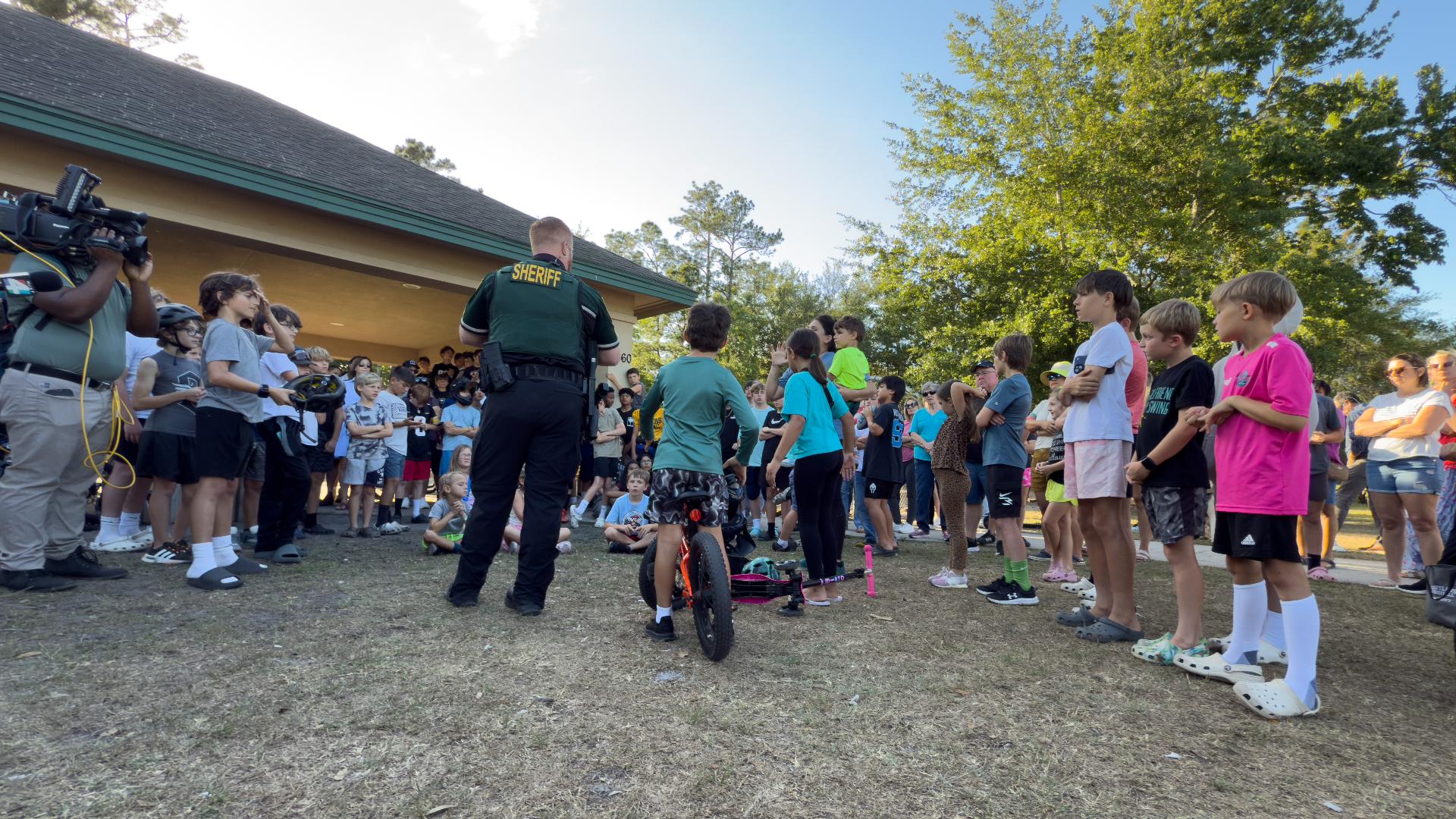 Community prays for Parker Anderson after e-bike accident | firstcoastnews.com