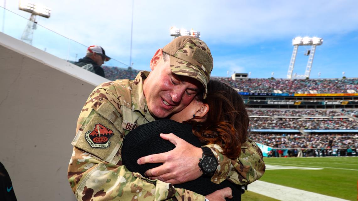 Jaguars help orchestrate surprise military homecoming on Sunday ...