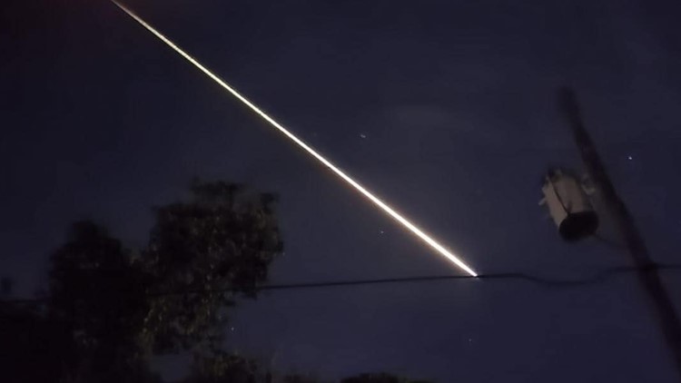 Dragon capsule brings crew back from space, sonic boom over skies ...