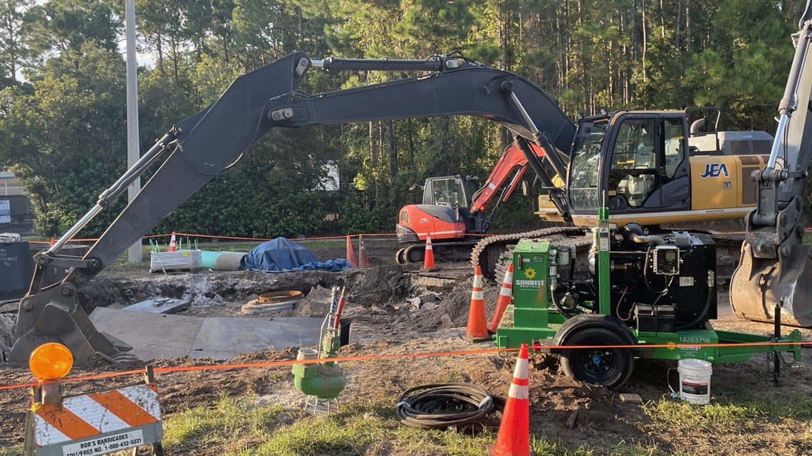 Traffic delays near Abess Park Elementary on first day of school ...