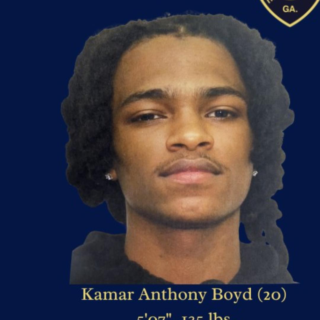 Suspects accused of shooting at officer's patrol car during pursuit in ...