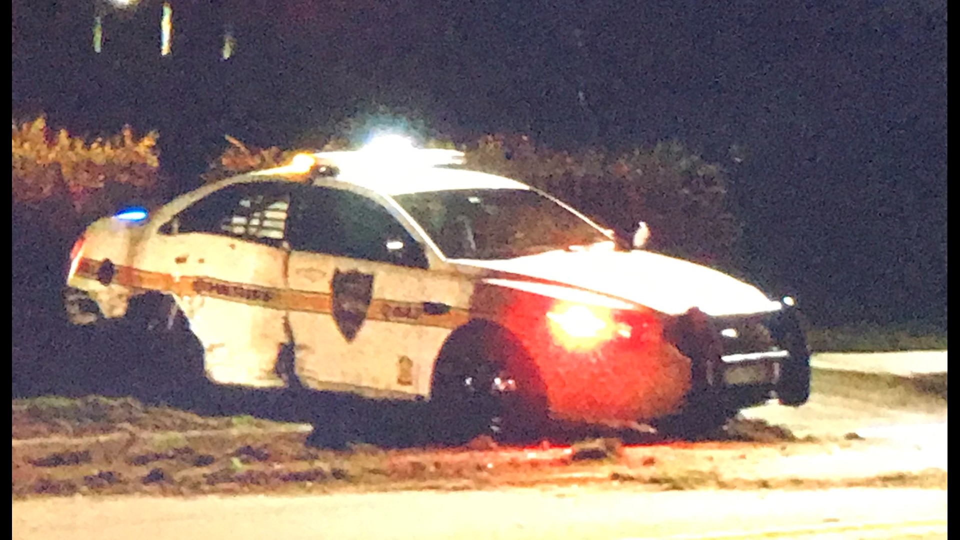 2 JSO cruisers crash during chase on Westside, suspect still on the run ...