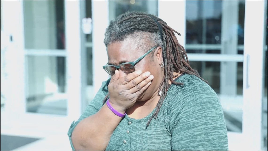 Single mom receives new wheelchair-accessible van | firstcoastnews.com