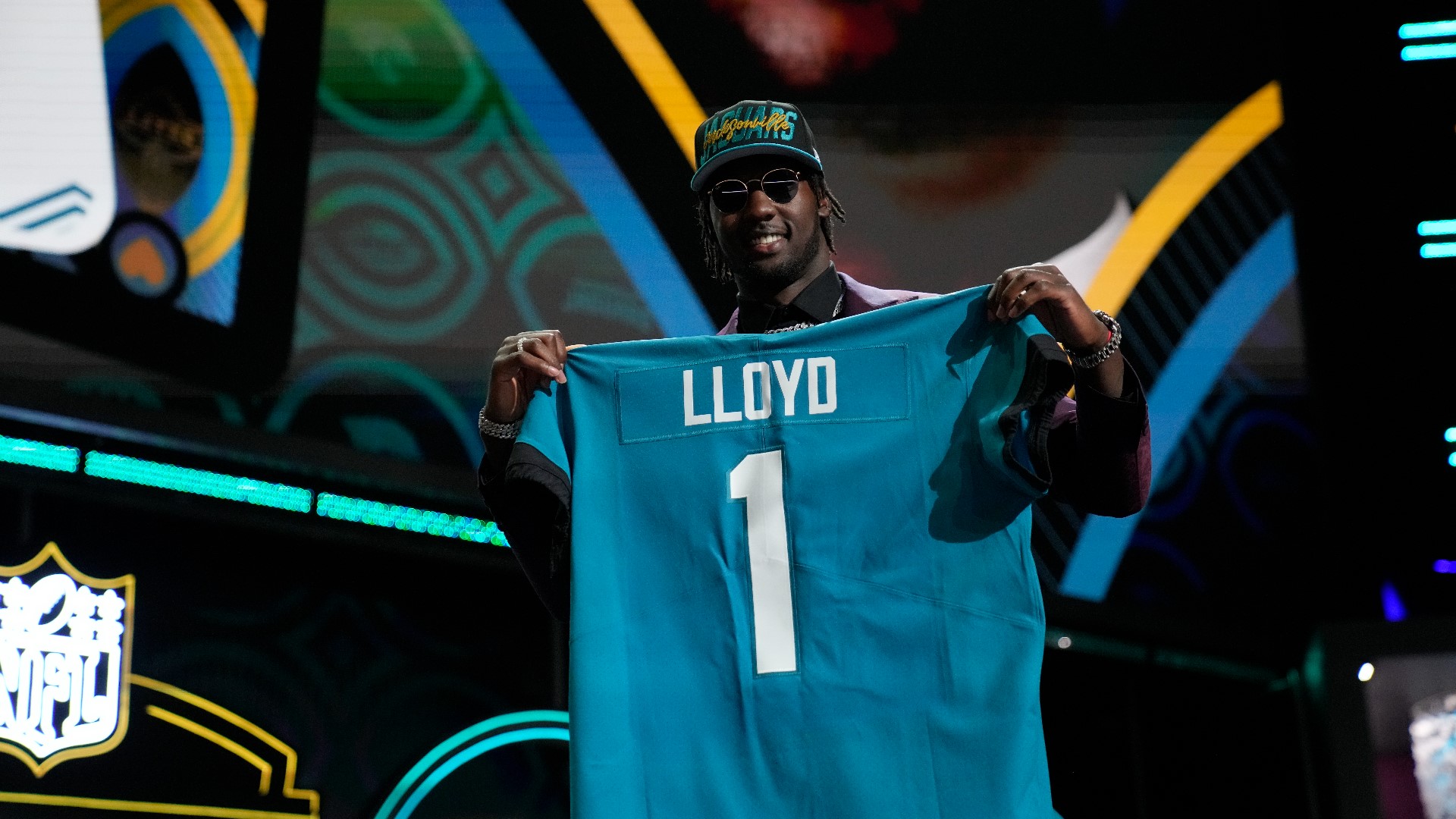 Jaguars select Devin Lloyd with No. 27 overall pick | firstcoastnews.com
