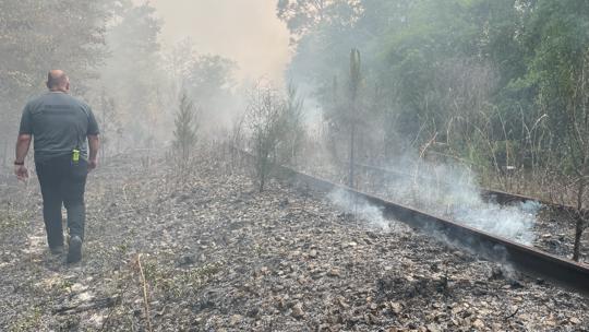 Live Updates | Firefighters continue to battle Railroad Fire as ...