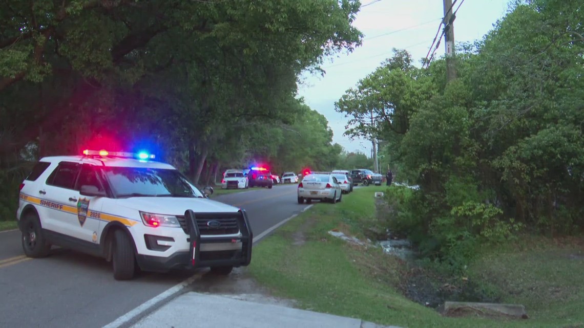 Riley Phillips - Journalist Profile - Intelligent Relations